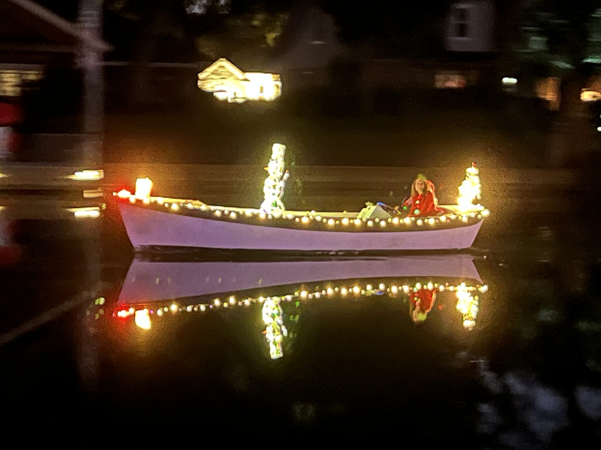 Christmas Lights Boat Parade – Talahi Lake